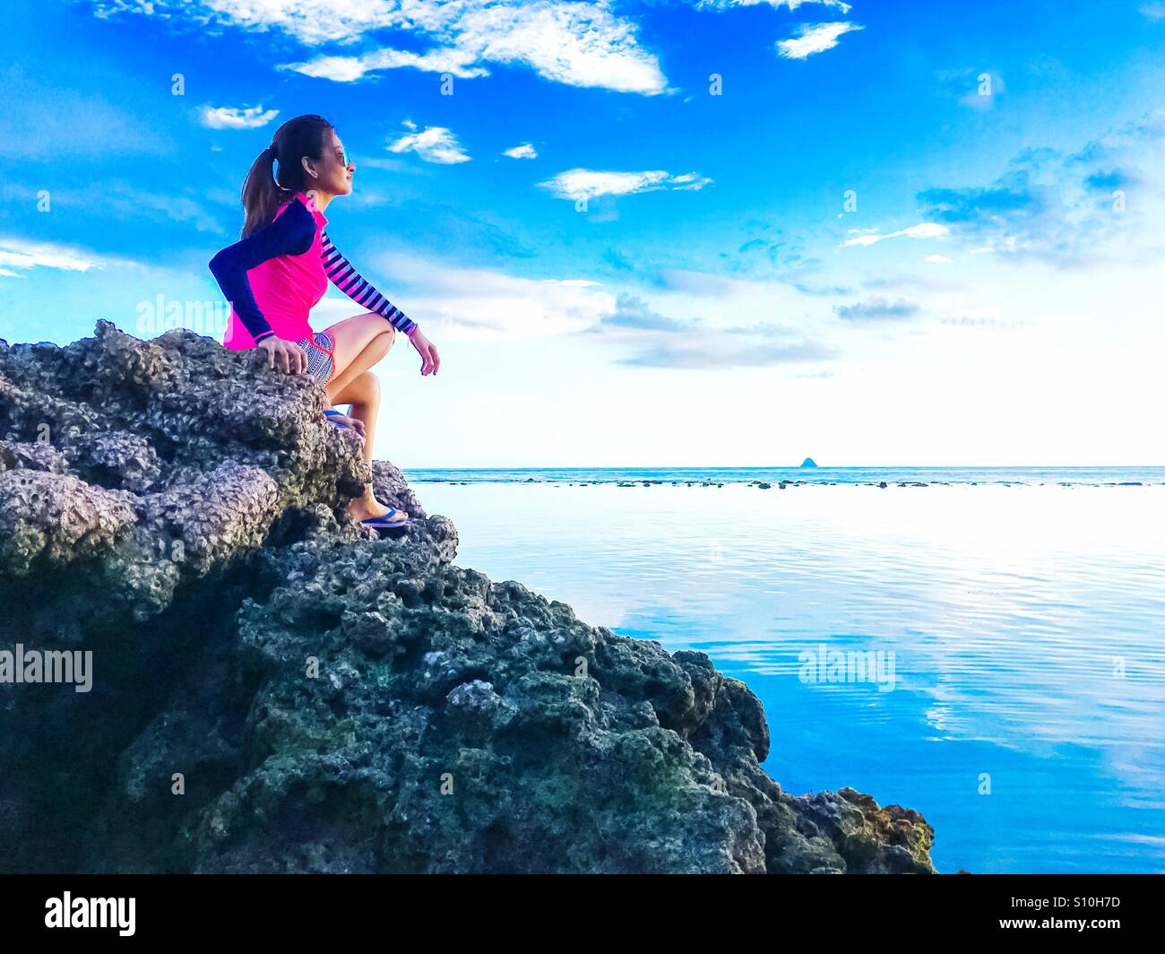 Deep thinking hi-res stock photography and images - Alamy