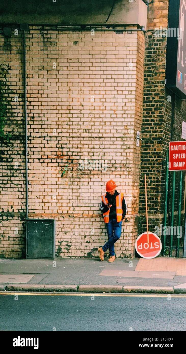 Builder tea break hi-res stock photography and images - Alamy