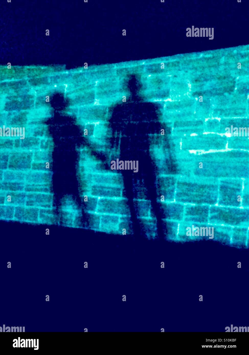 Distorted hands hi-res stock photography and images - Alamy