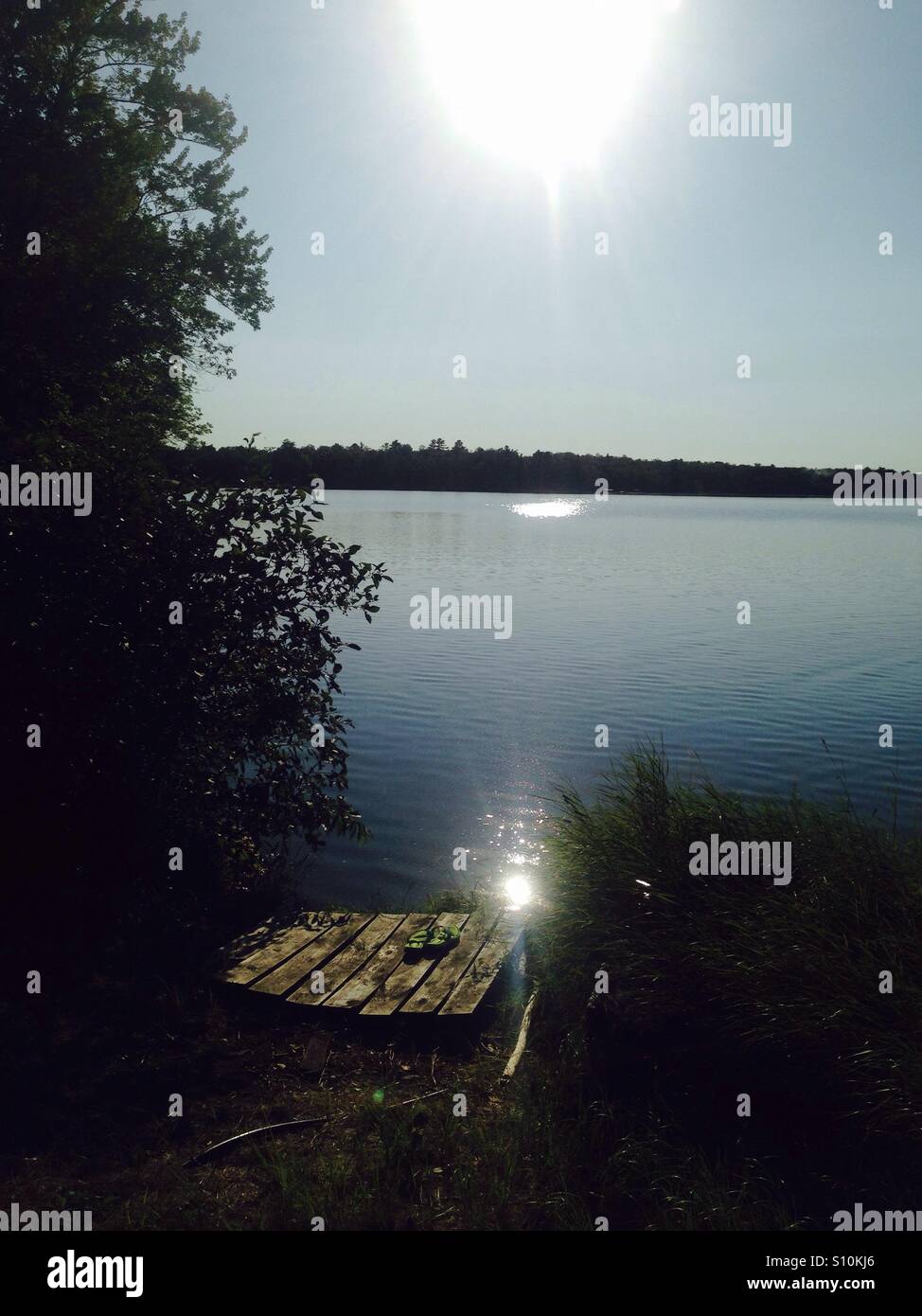 Sunshine by the water hi-res stock photography and images - Alamy