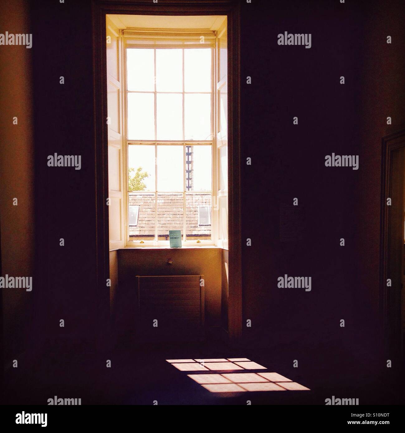 Atmospheric window hi-res stock photography and images - Alamy