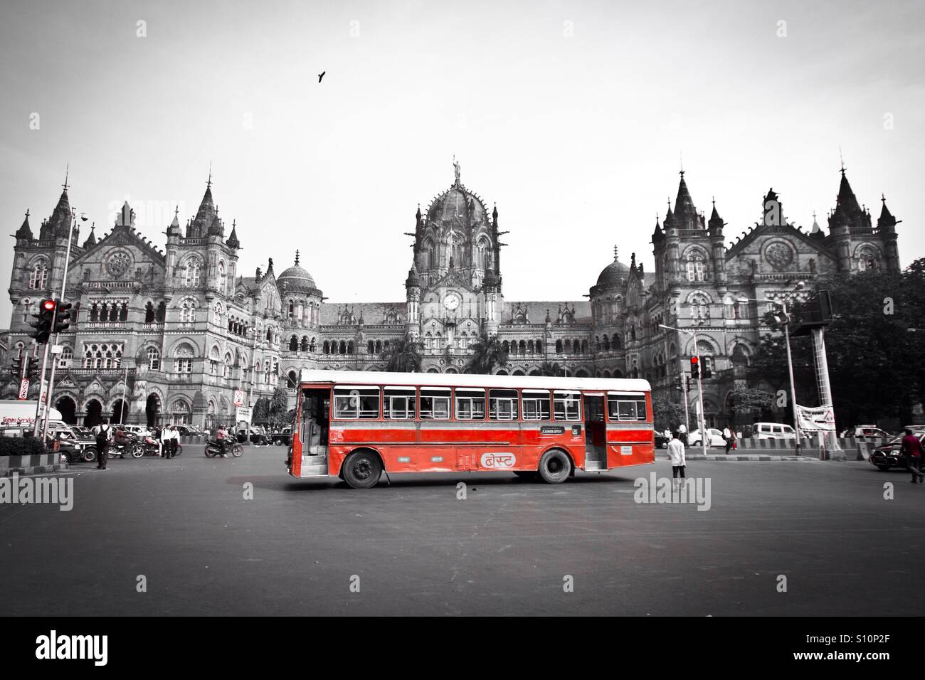 Mumbai railway station hi-res stock photography and images - Alamy