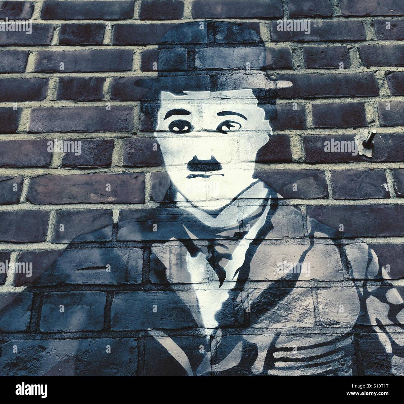 Charlie chaplin graffiti hi-res stock photography and images - Alamy