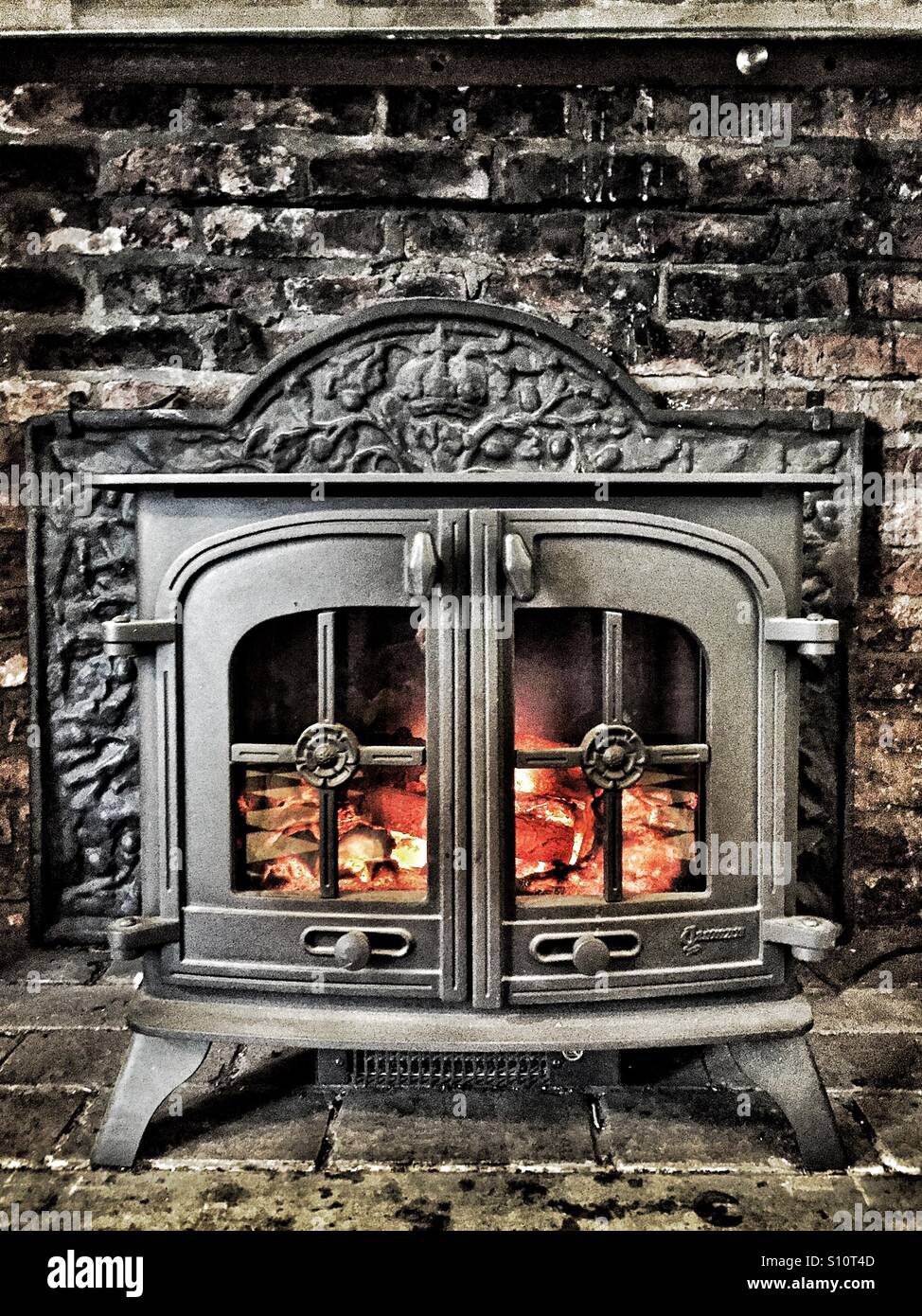 Enclosed Fireplace High Resolution Stock Photography and Images - Alamy