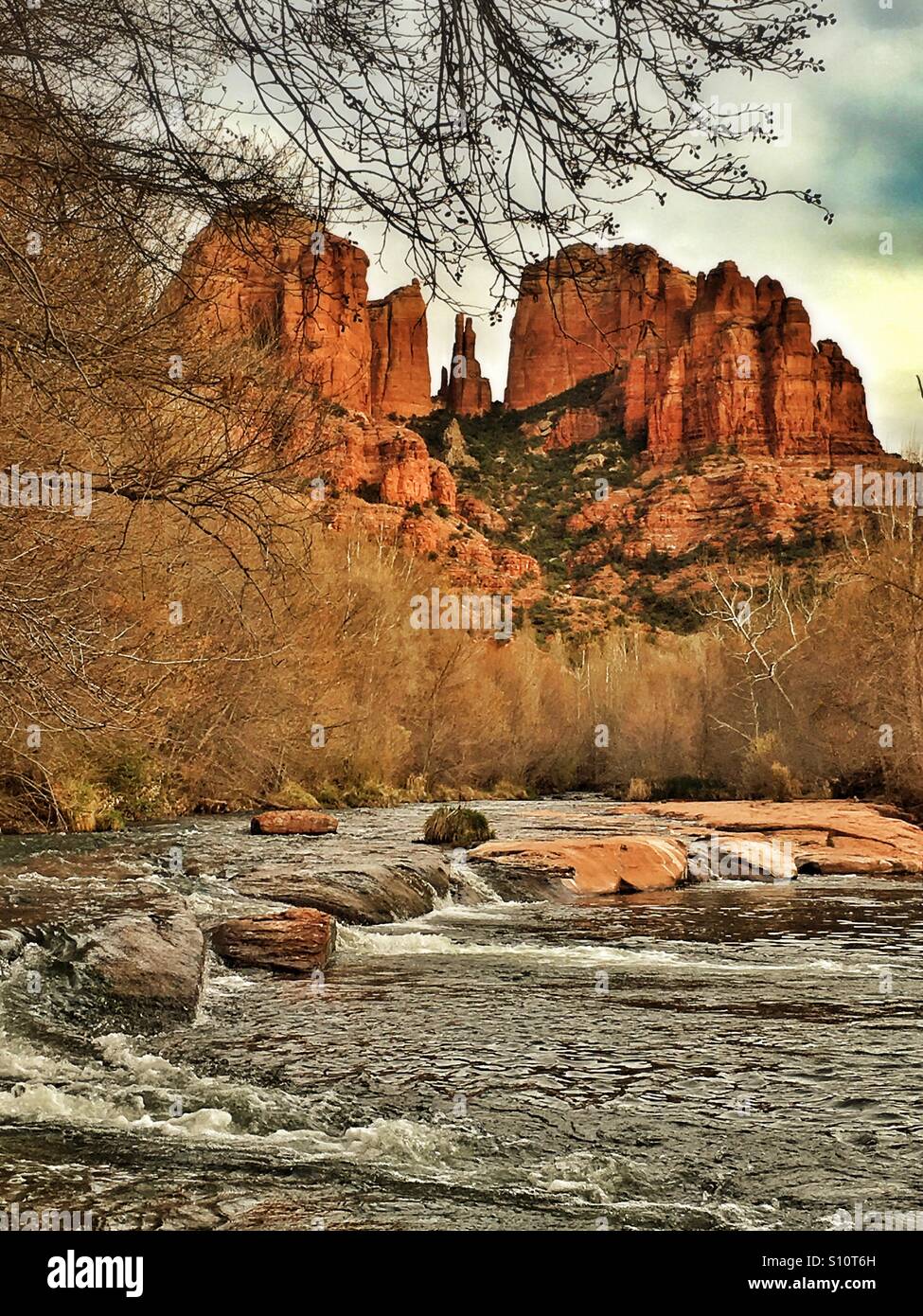 Cathedral rock river hi-res stock photography and images - Alamy