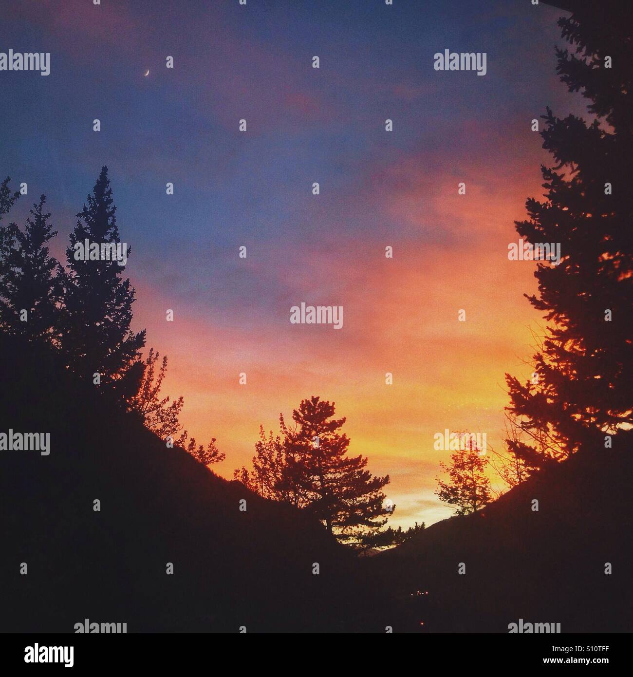 Moonrise And Sunset High Resolution Stock Photography and Images - Alamy