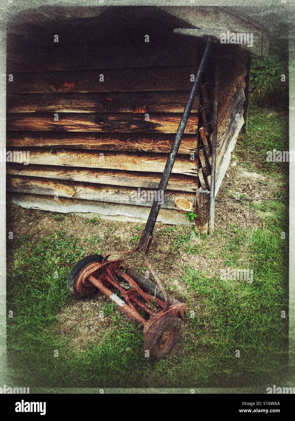 Lawnmower old hi-res stock photography and images - Alamy