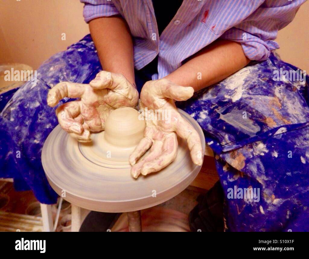 Pottery class hi-res stock photography and images - Alamy