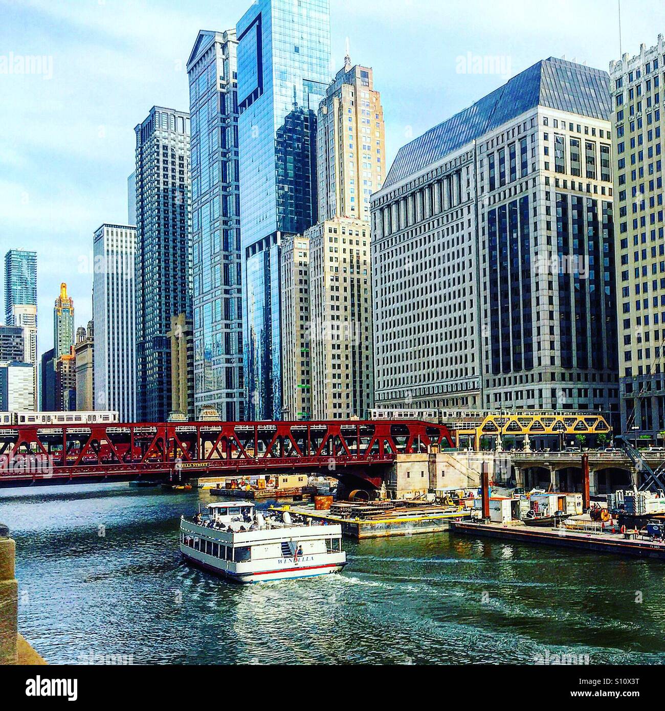 Chicago river water hi-res stock photography and images - Alamy