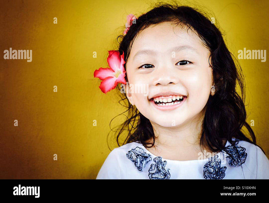 Portrait of a happy kid Stock Photo - Alamy