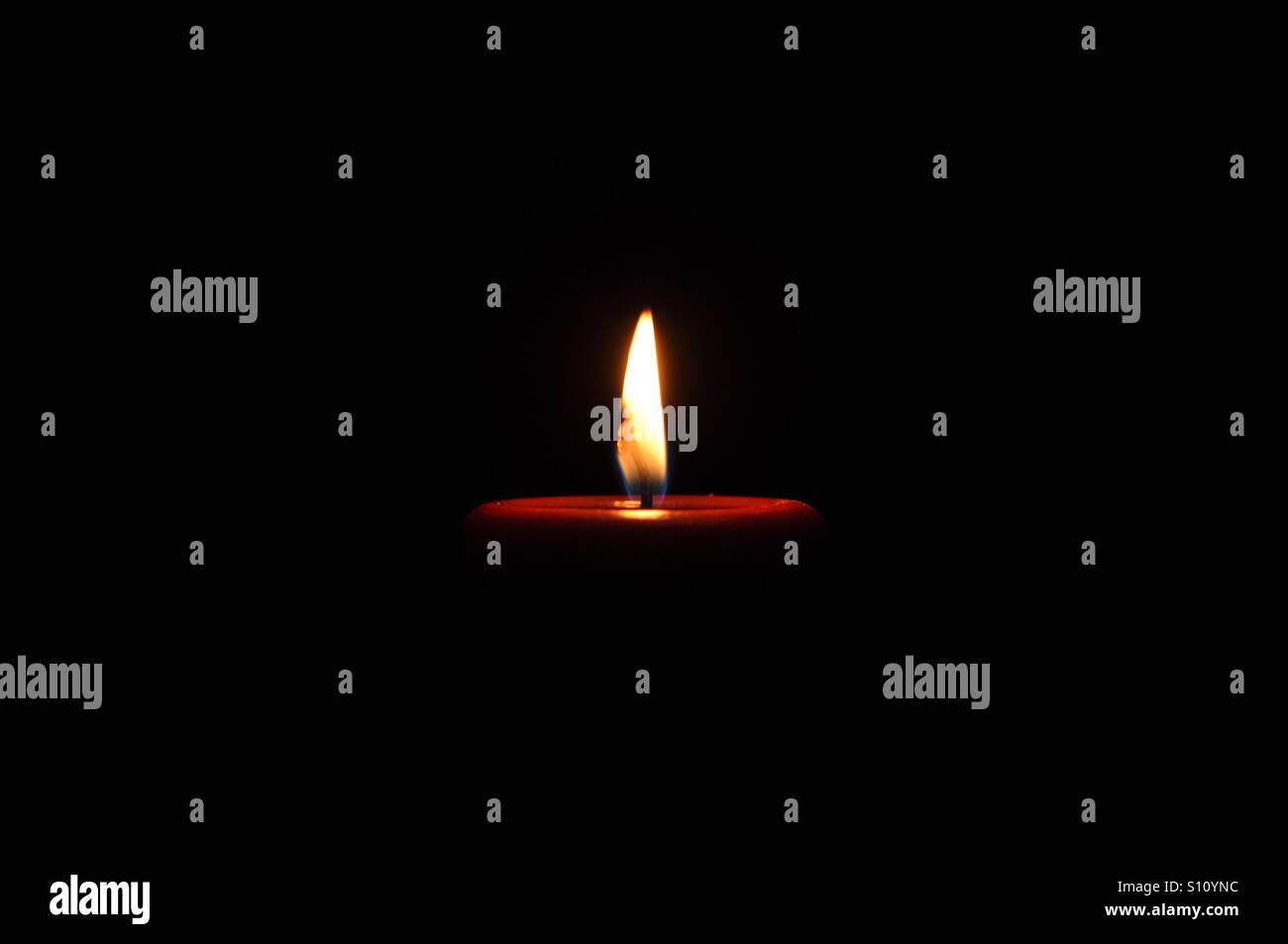 Candle flame hi-res stock photography and images - Alamy