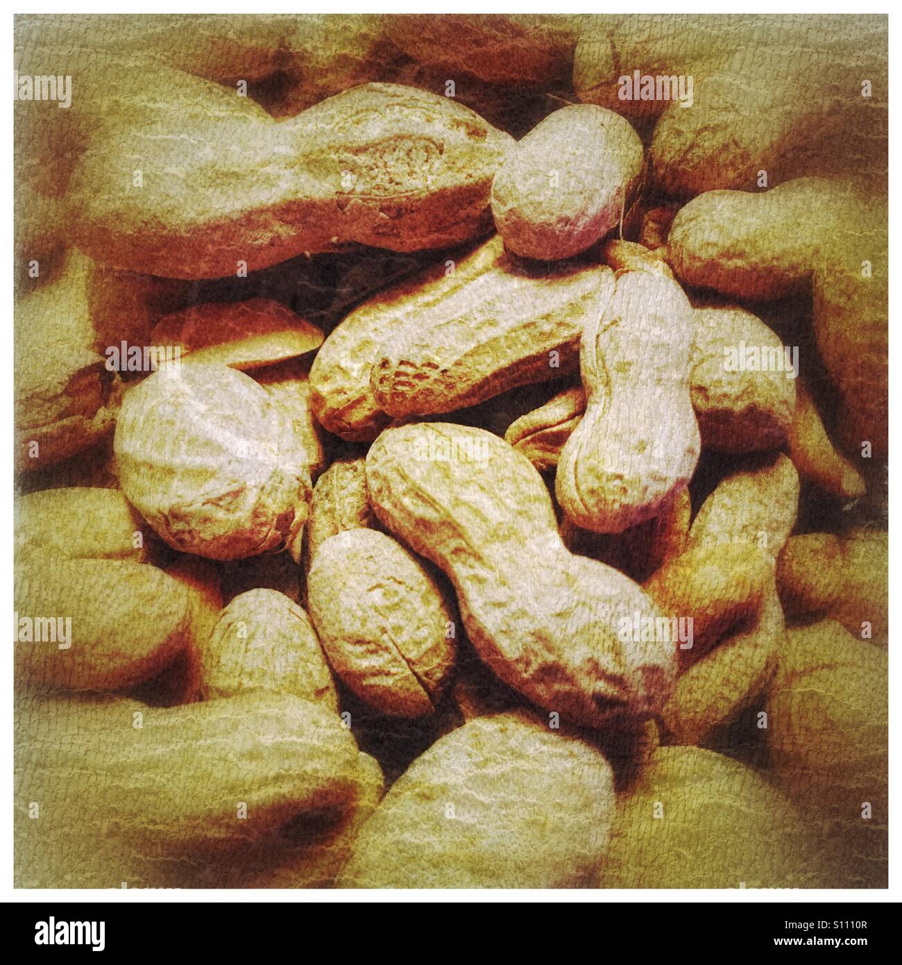 Bunch of peanuts hi-res stock photography and images - Alamy
