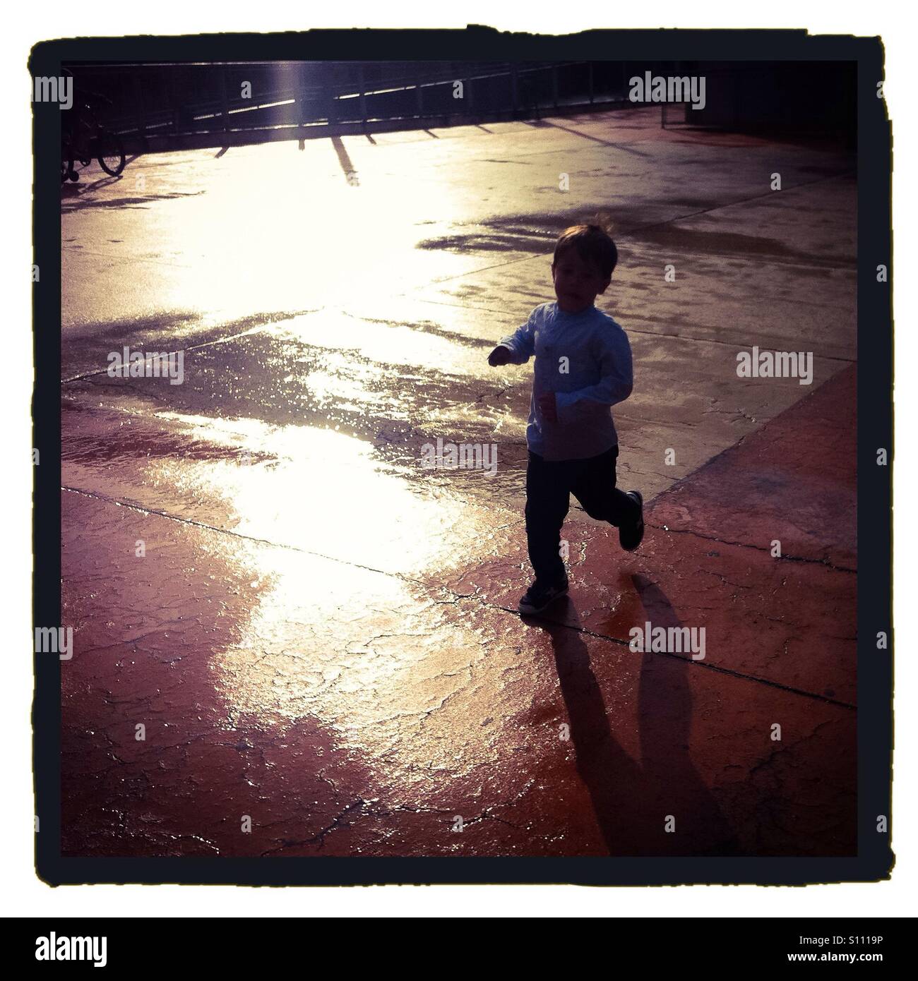 Child running silhouette hi-res stock photography and images - Alamy