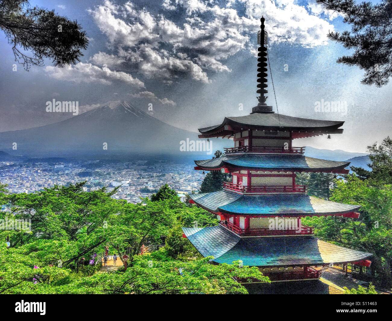 Temple and mount fuji hi-res stock photography and images - Alamy
