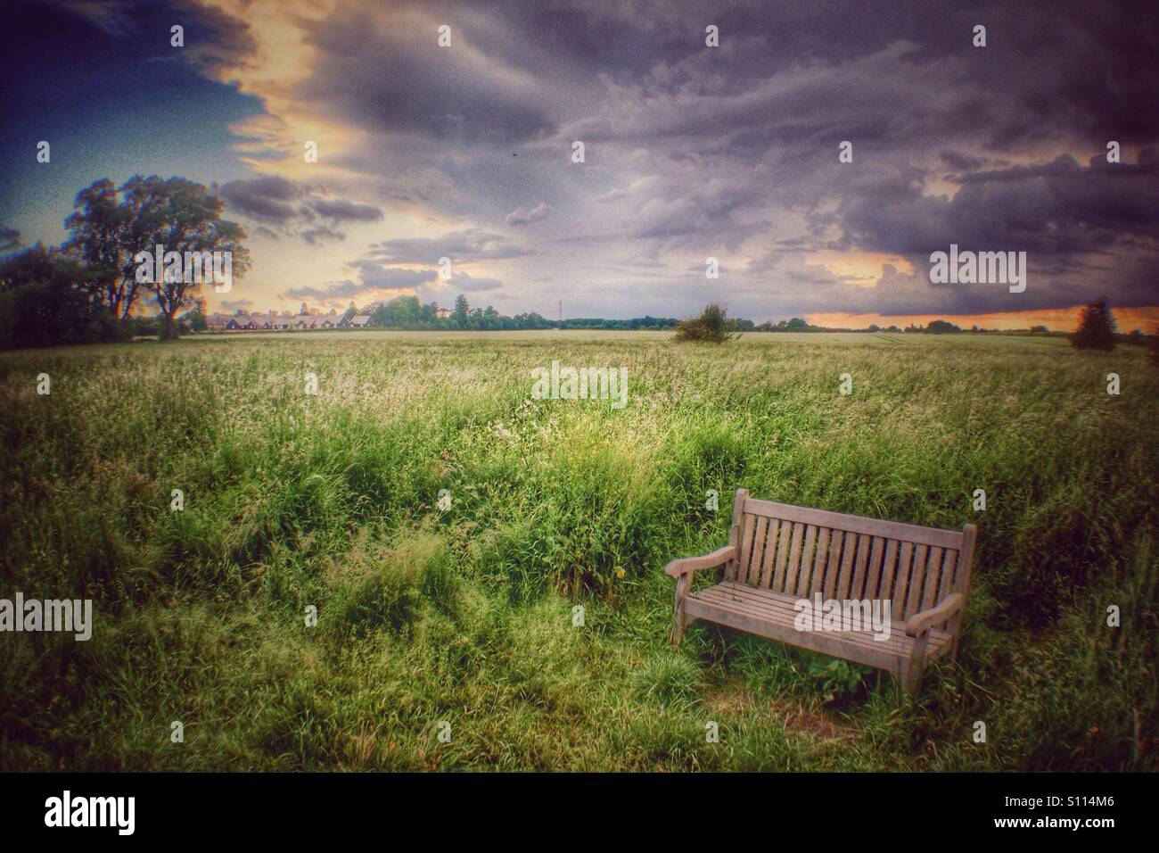 Lonely bench sunset hi-res stock photography and images - Alamy