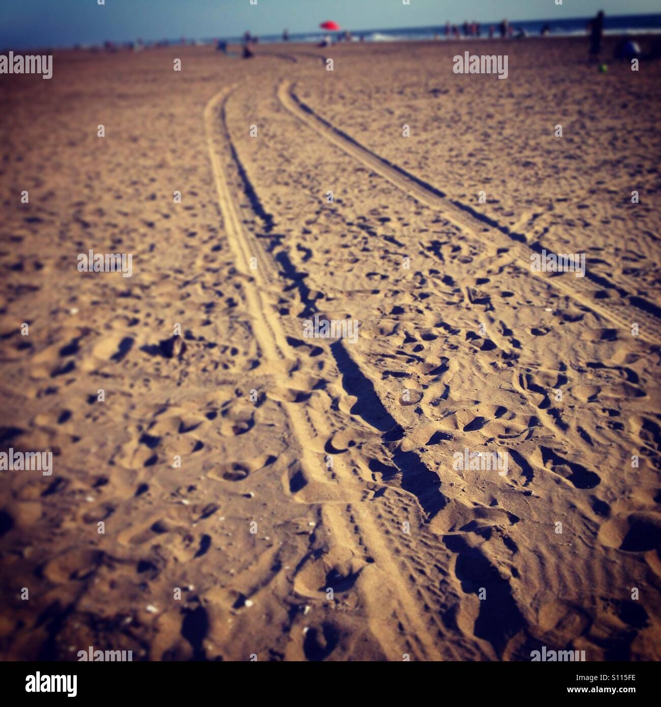 Tracks beach hi-res stock photography and images - Alamy