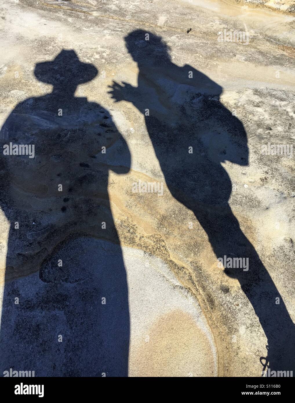 Man woman talking silhouette hi-res stock photography and images - Alamy