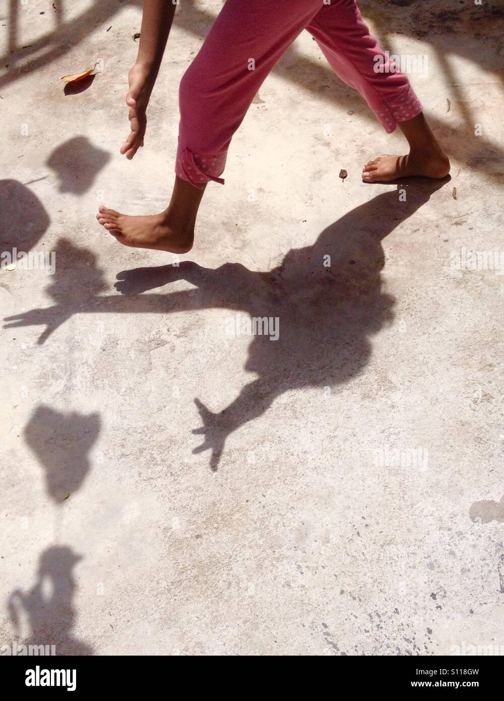 Shadow girl hi-res stock photography and images - Alamy