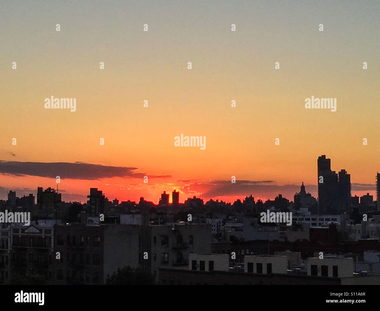 Sunset and rooftop hi-res stock photography and images - Alamy