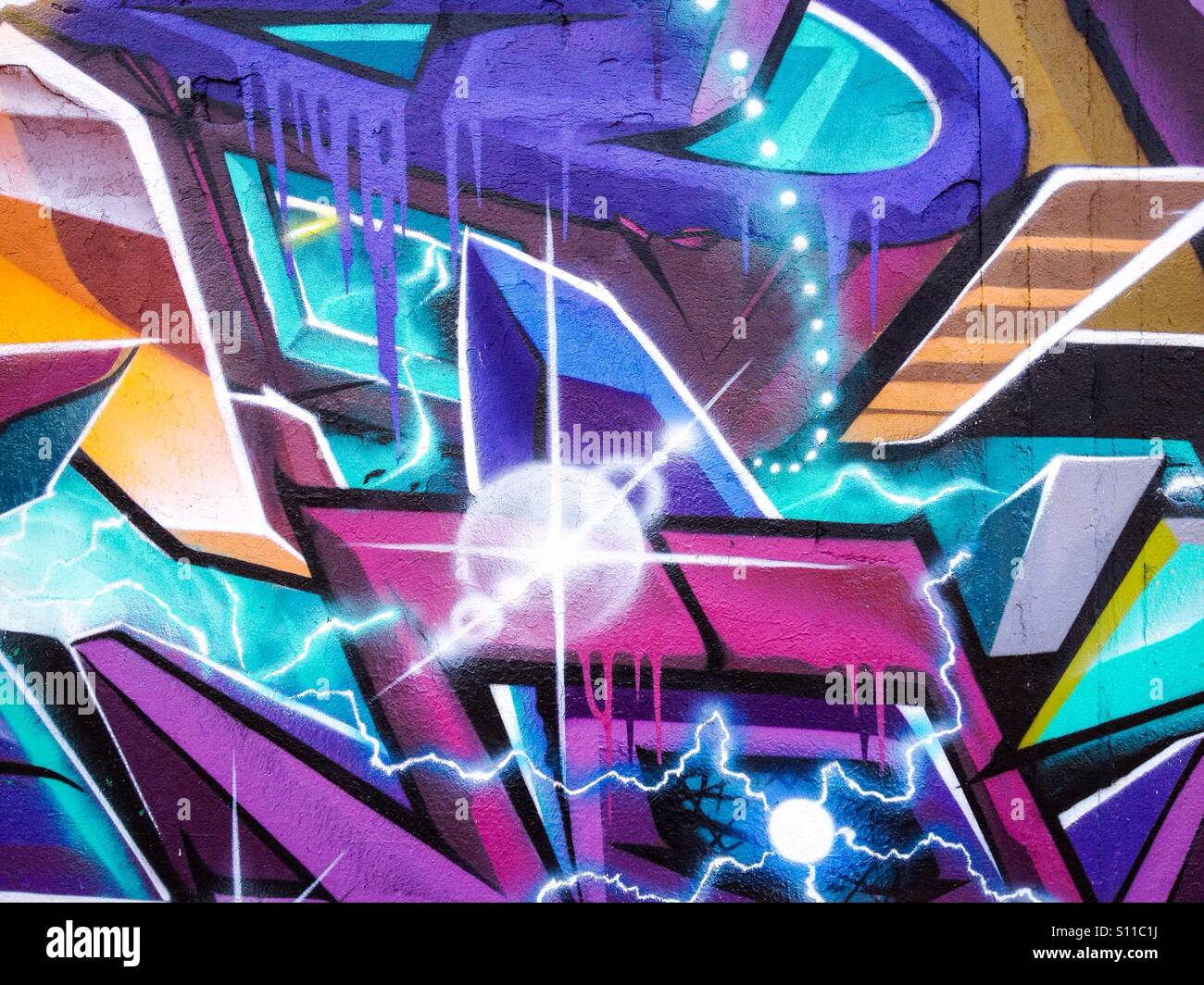 Urban graffiti wall hi-res stock photography and images - Alamy