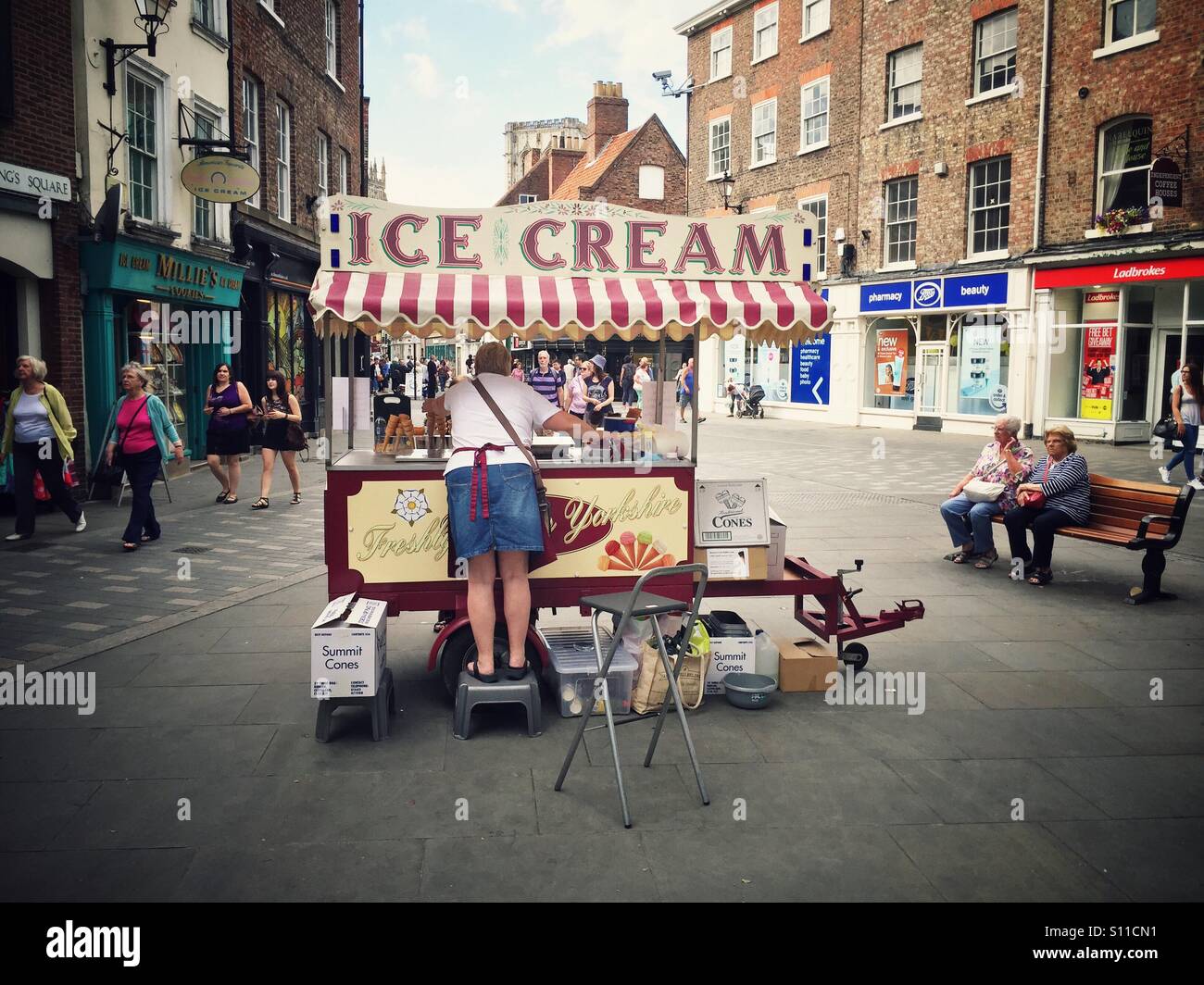 Ice cream stall stand hi-res stock photography and images - Alamy
