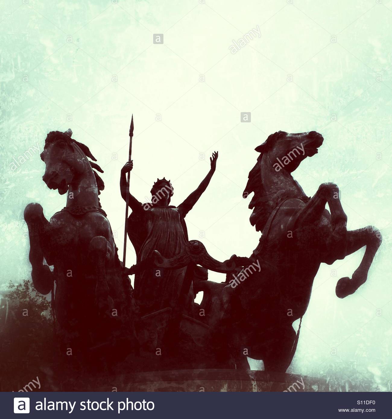 Boudica Statue In London Stock Photos & Boudica Statue In London Stock ...
