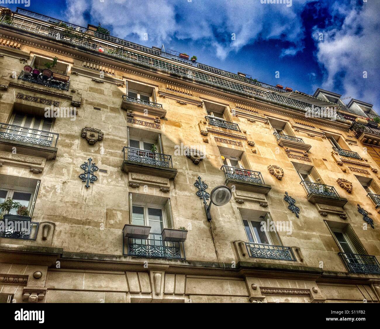 Paris montmartre windows hi-res stock photography and images - Alamy