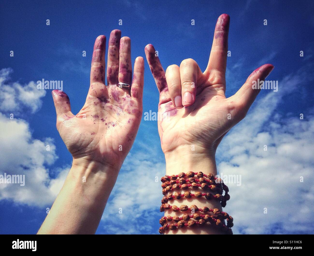 Hands dirty hi-res stock photography and images - Alamy