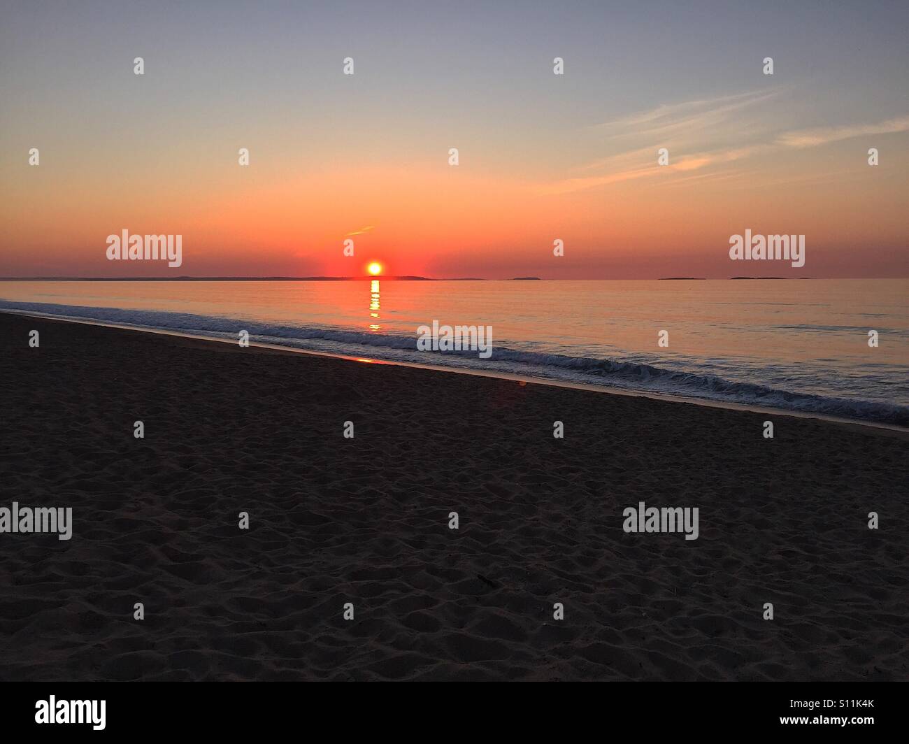 Sun rises in the east hi-res stock photography and images - Alamy