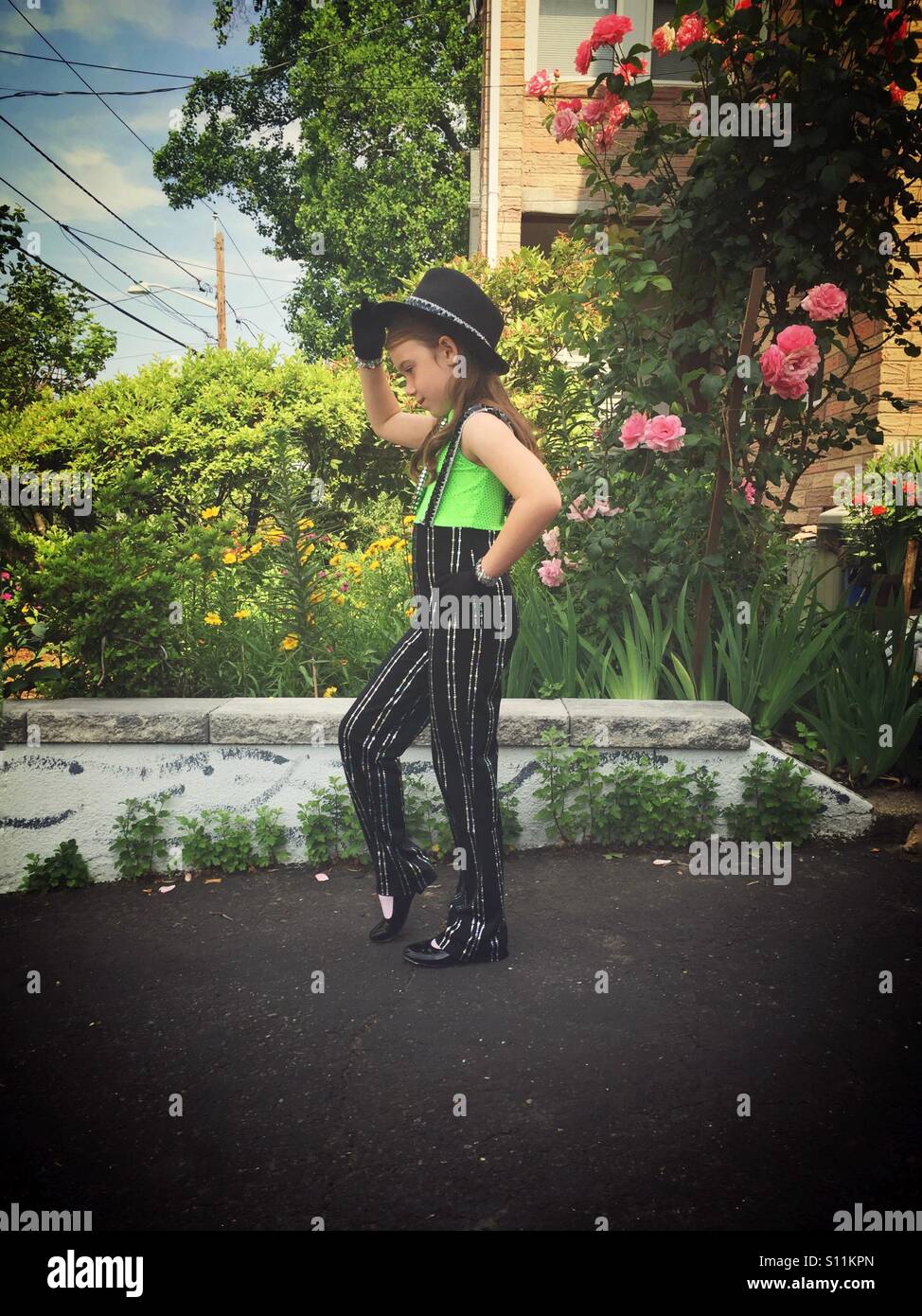 Tap dance pose hi-res stock photography and images - Alamy