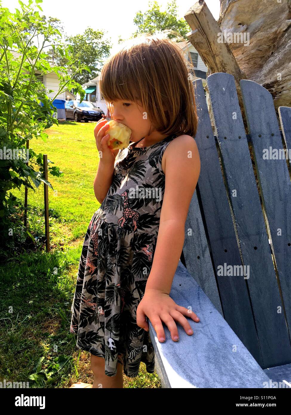 Girl enjoying apple hi-res stock photography and images - Alamy