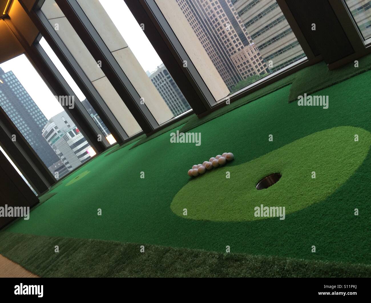 Golf green balls hi-res stock photography and images - Alamy