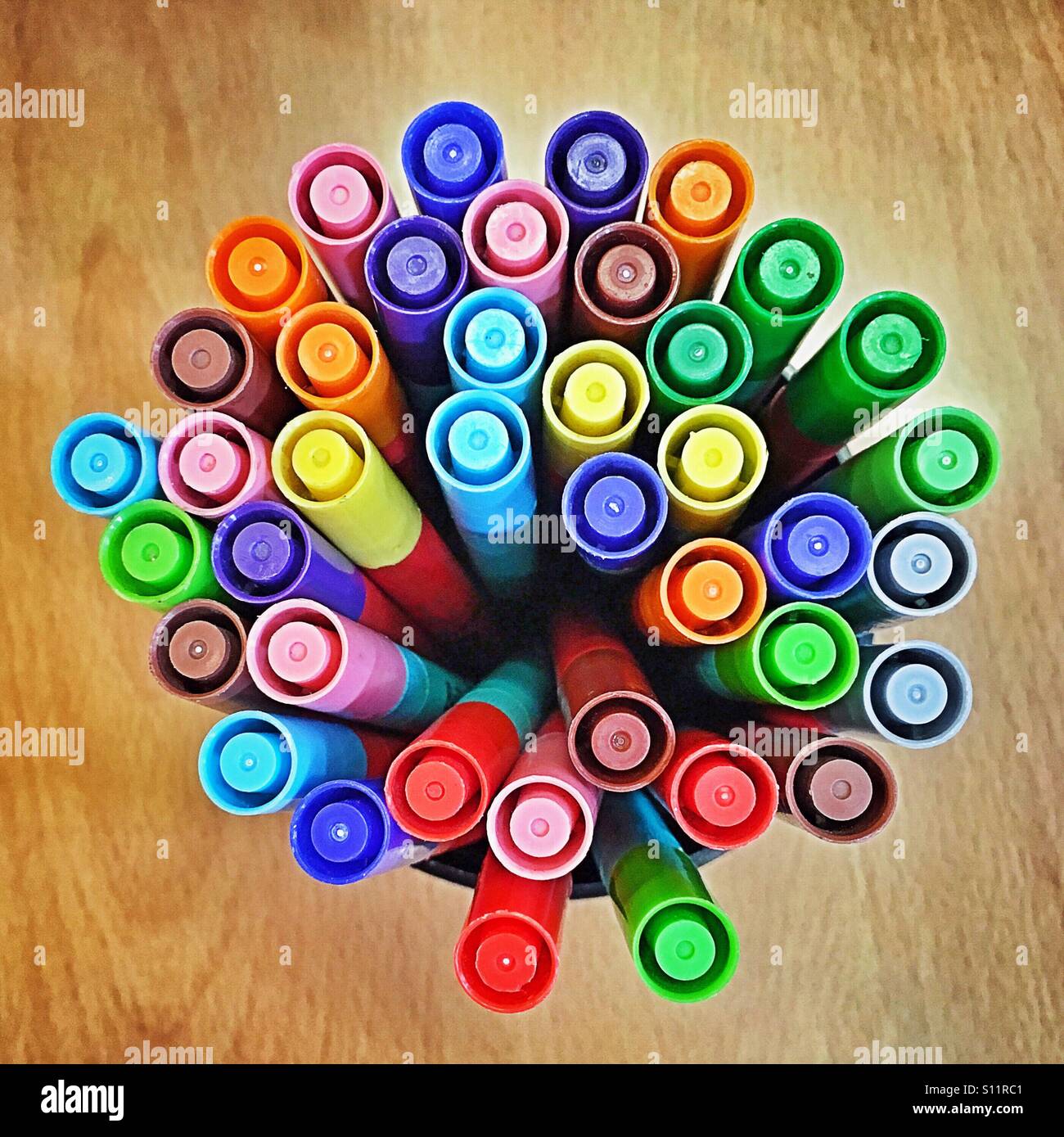 Pot of coloured felt tip pens Stock Photo - Alamy