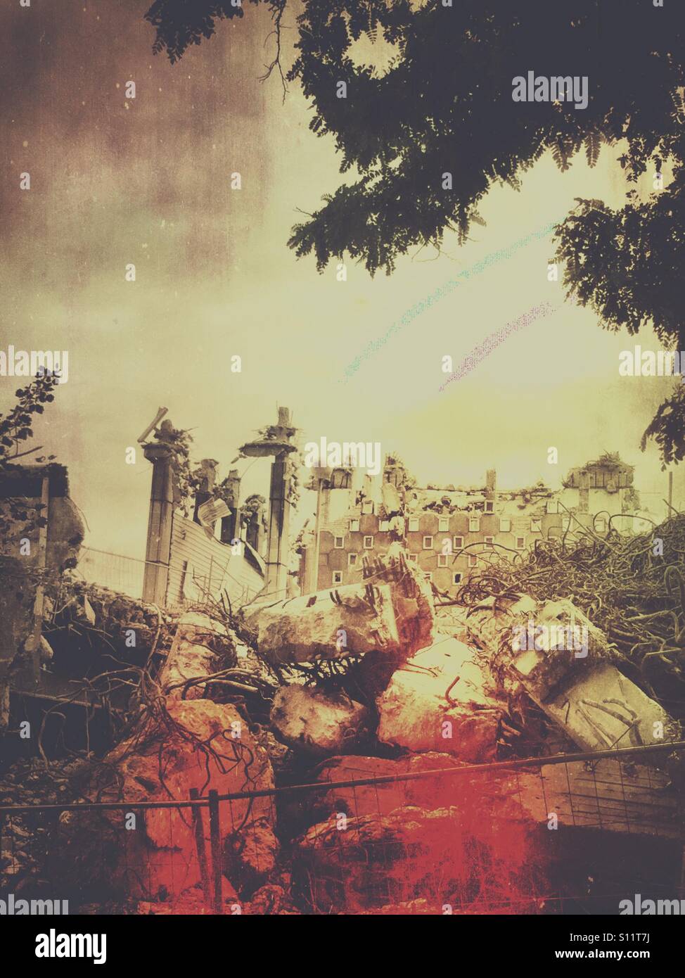 Wall ancient castle looks hi-res stock photography and images - Alamy