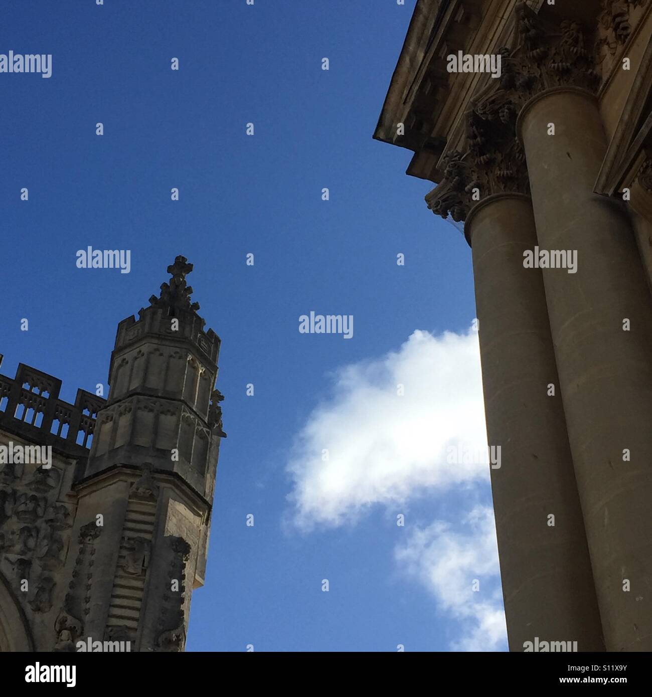 Buildings with columns hi-res stock photography and images - Alamy