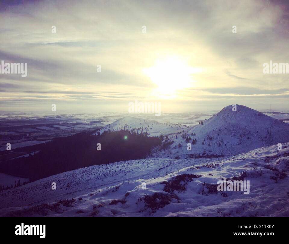 Eildon hills sun hi-res stock photography and images - Alamy