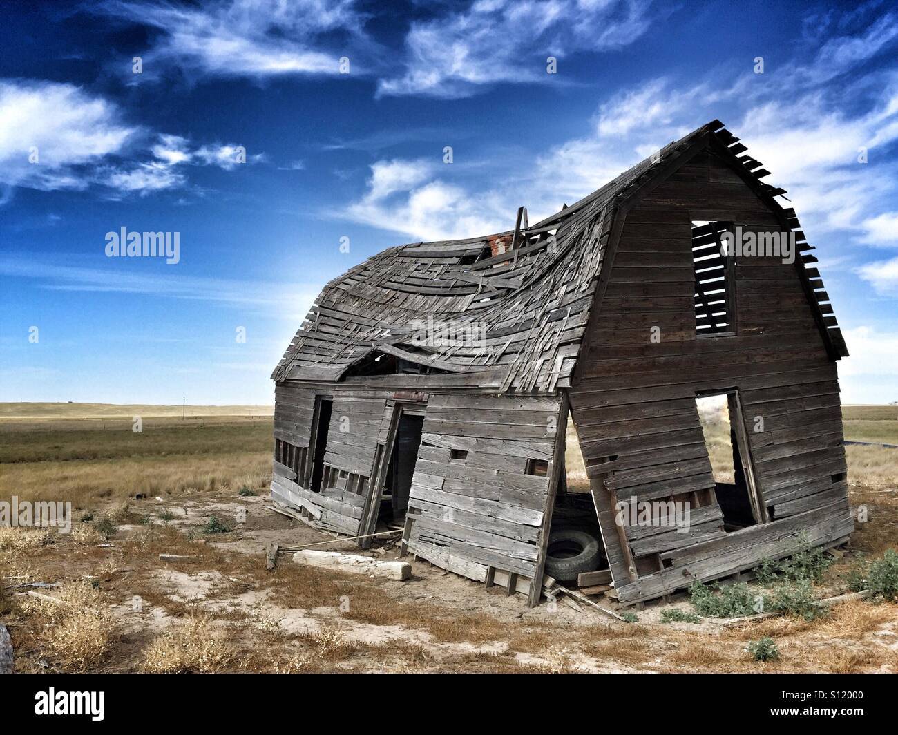 Old abandoned homestead Stock Photo - Alamy