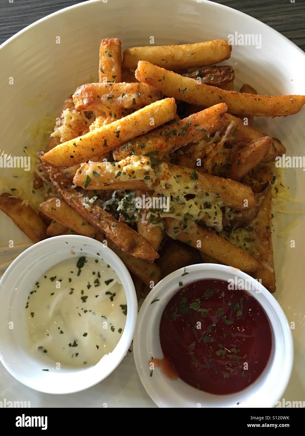 Cheesy chips hi-res stock photography and images - Alamy