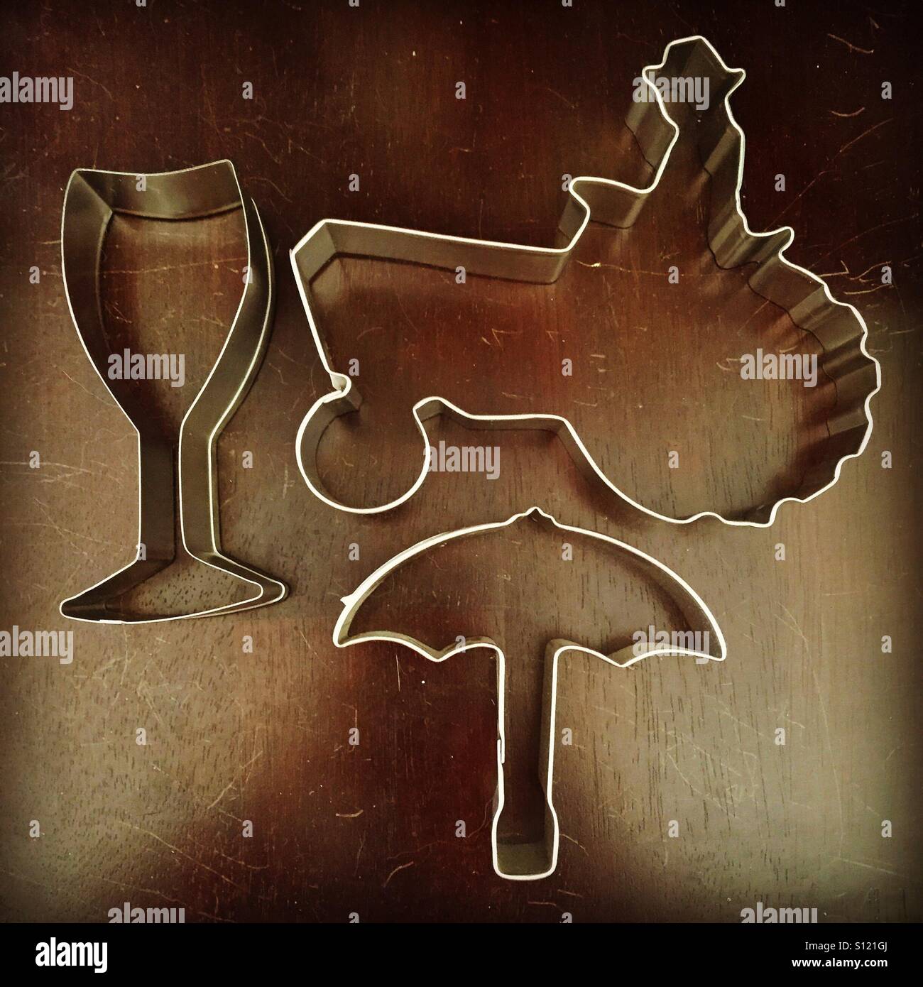 Cutout cookie cutter hi-res stock photography and images - Alamy