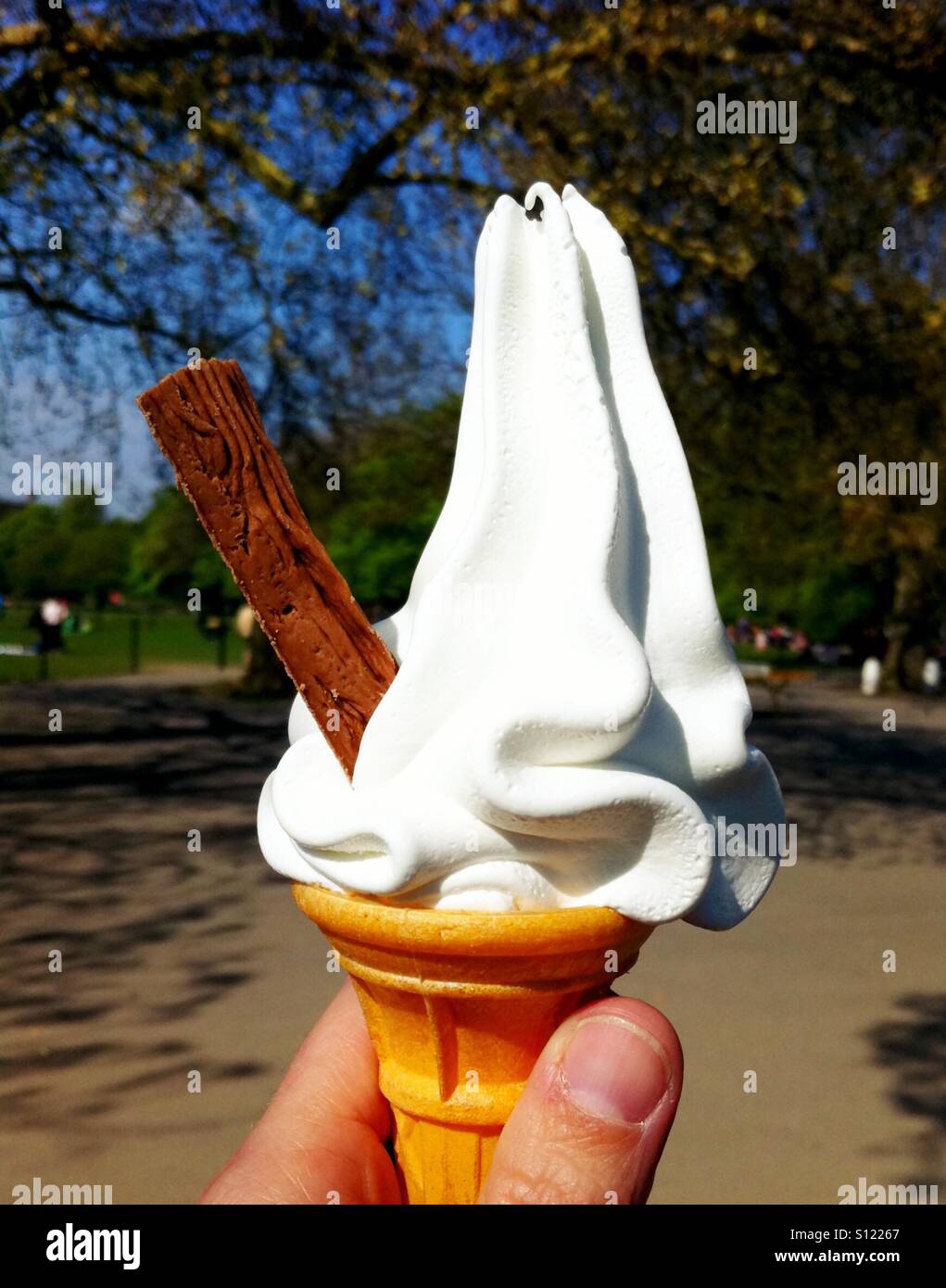 99 ice cream whippy flake hi-res stock photography and images - Alamy