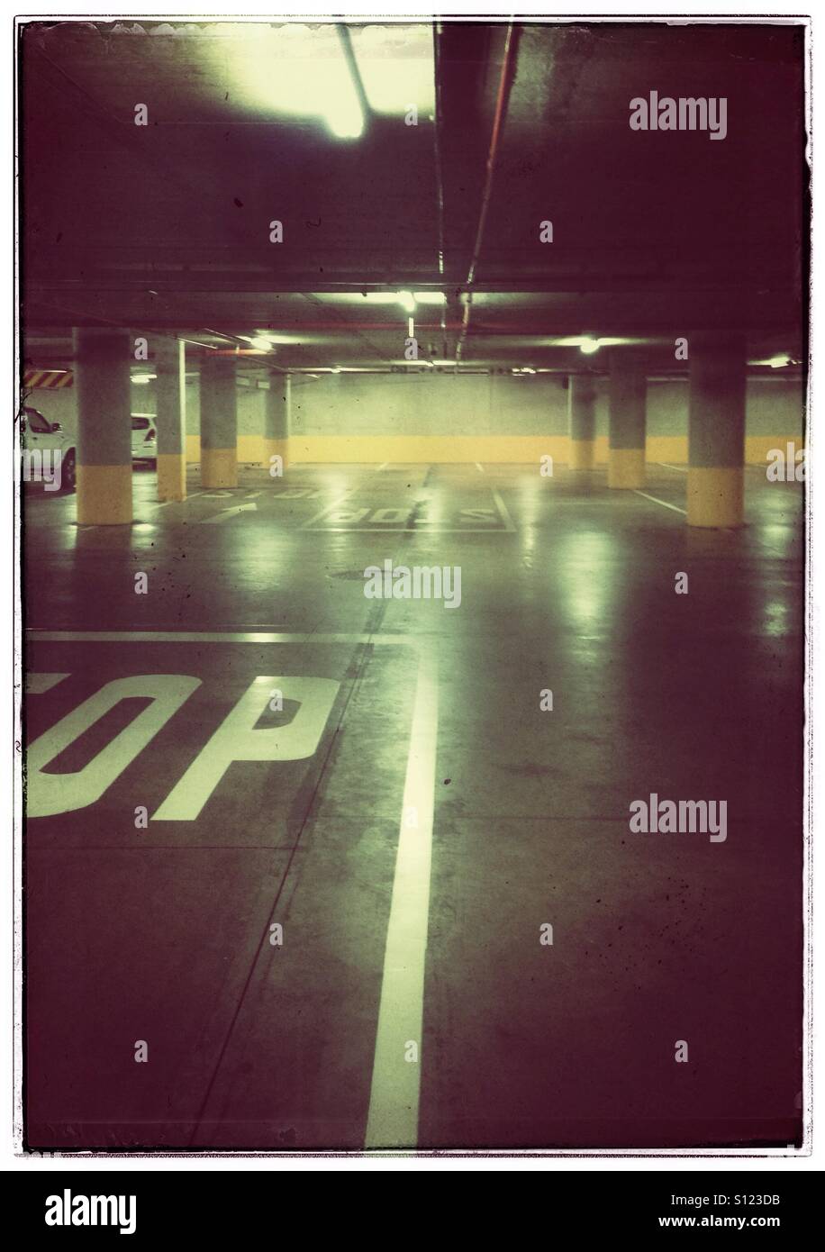 Dead end car hi-res stock photography and images - Alamy