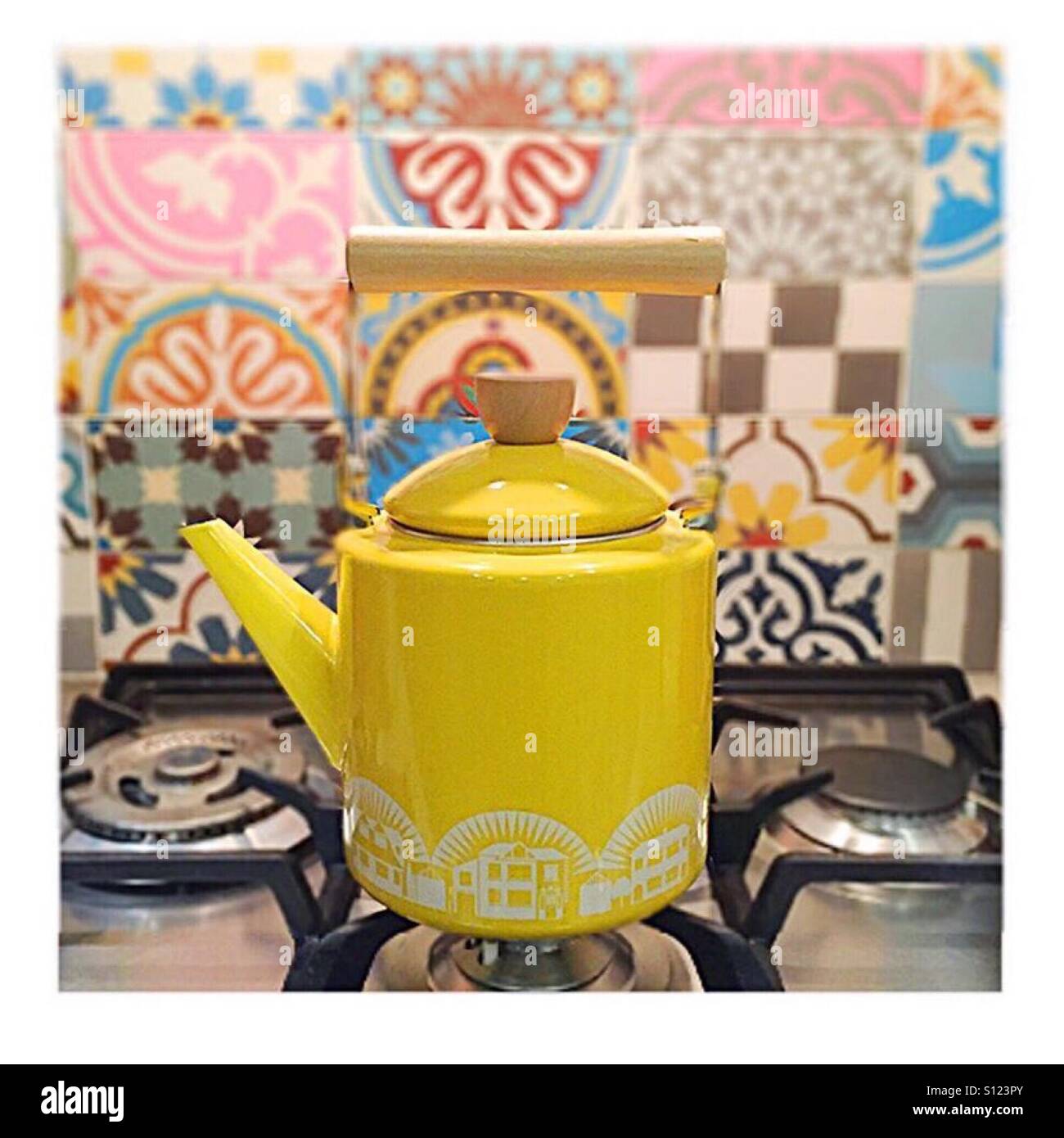 Enamel kettle hi-res stock photography and images - Alamy