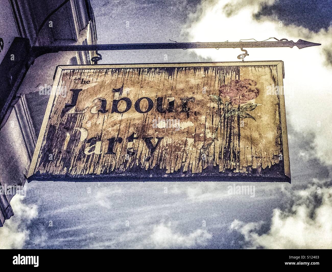 Labour Party sign outside East Finchley HQ Stock Photo - Alamy