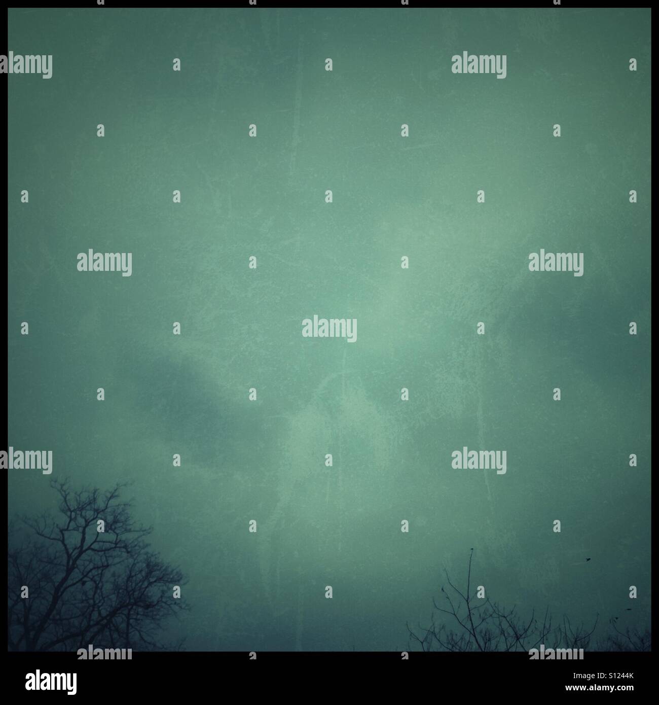 Gloomy sky hi-res stock photography and images - Alamy