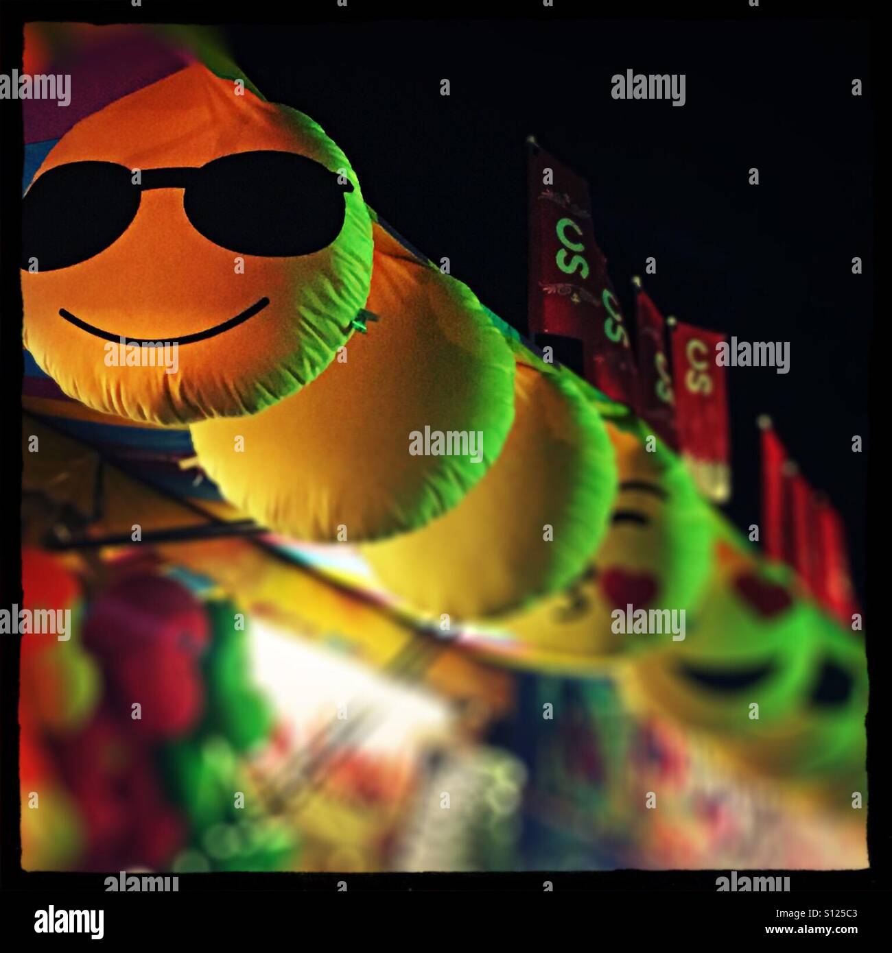 Share smile hi-res stock photography and images - Alamy