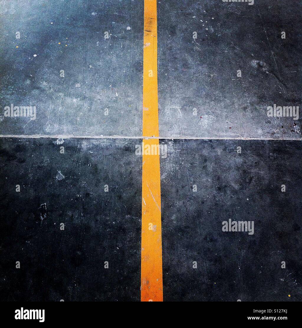 Yellow factory hi-res stock photography and images - Alamy