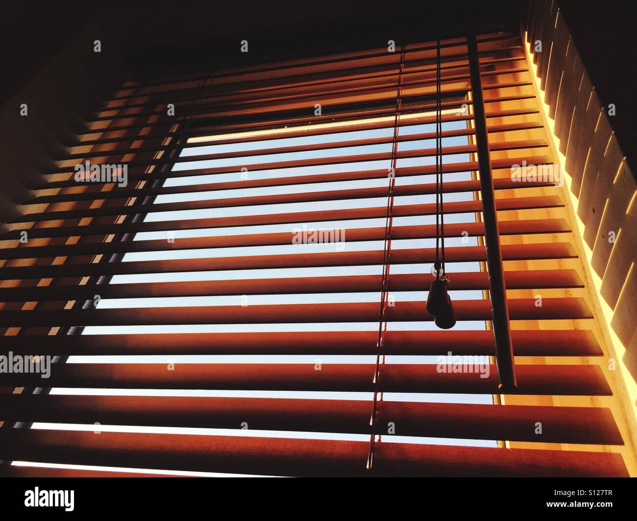 Venetian blind hi-res stock photography and images - Alamy