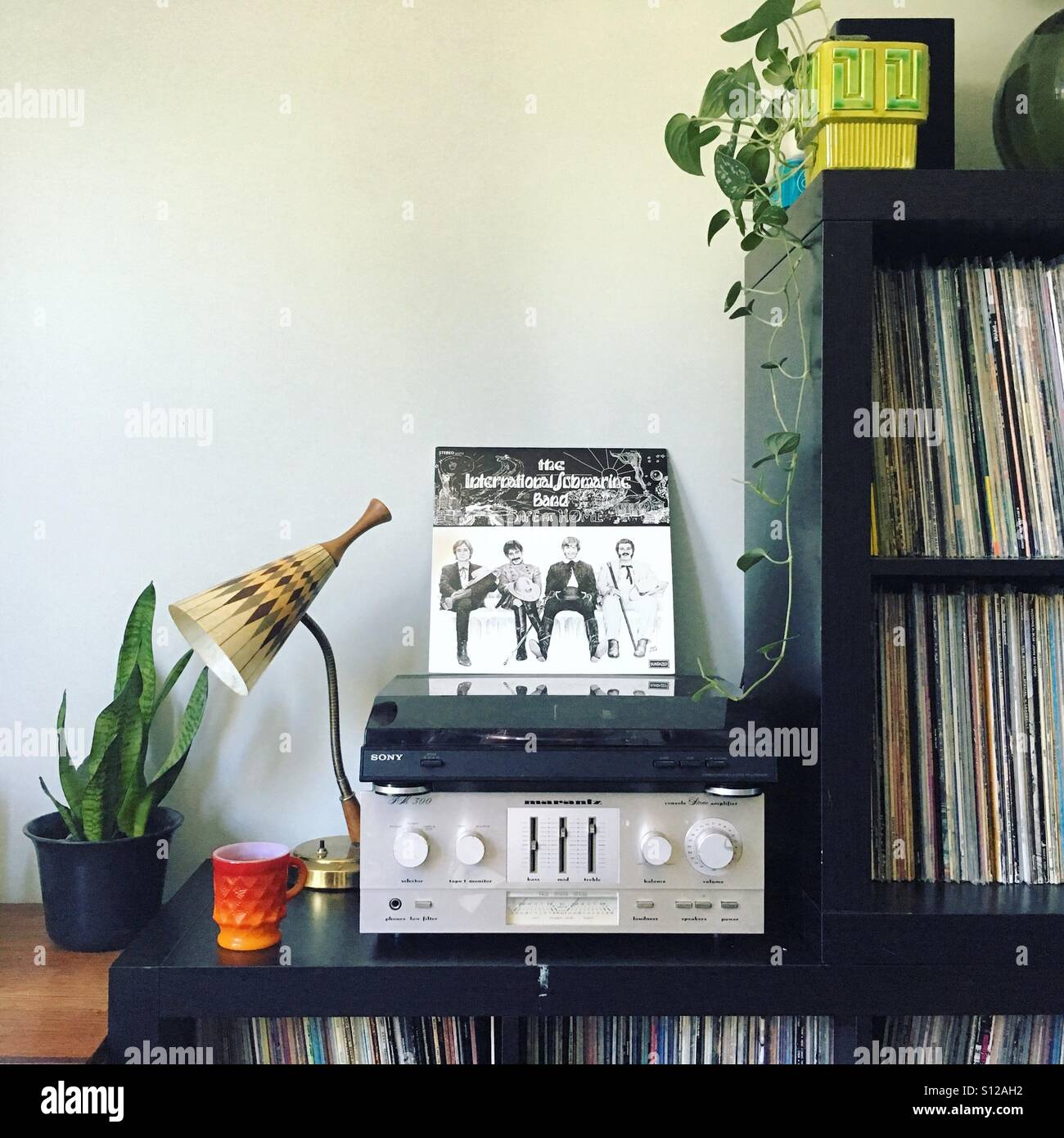 Vintage home decor and record player Stock Photo - Alamy