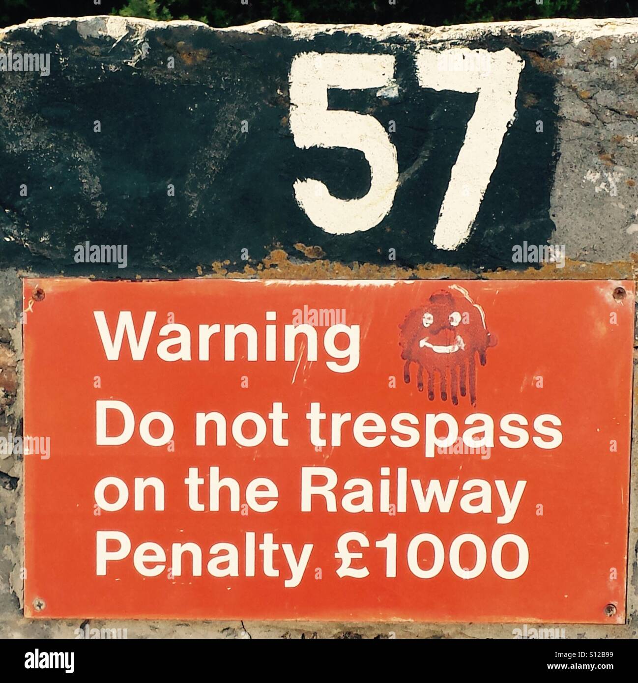 Rail warning signage hi-res stock photography and images - Alamy