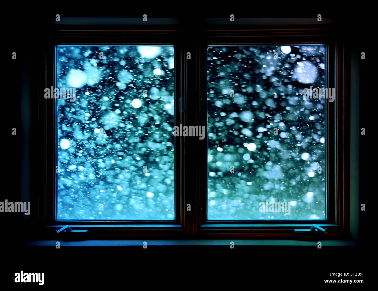 Fall snowstorm hi-res stock photography and images - Alamy